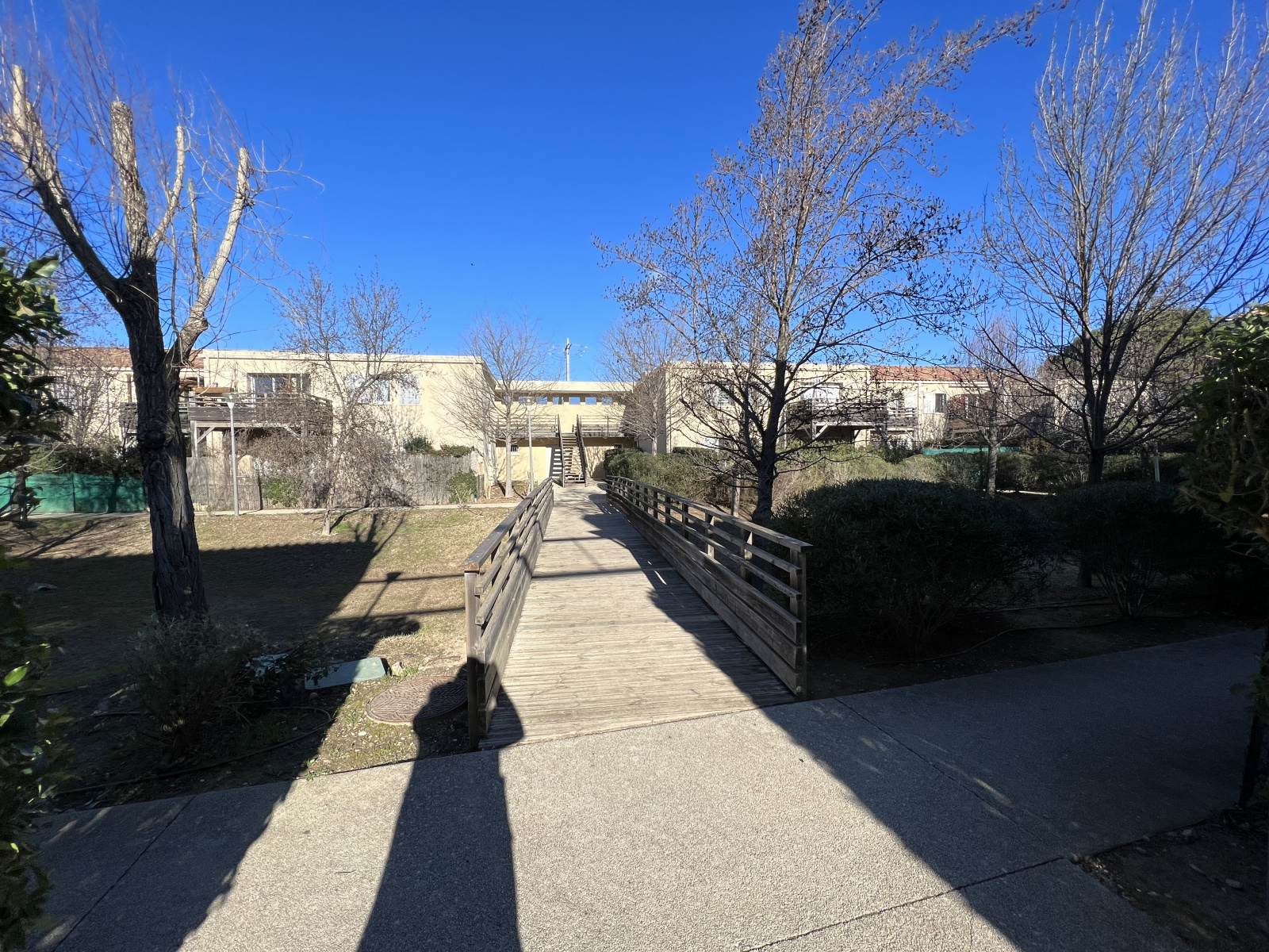 Vente APPARTEMENT T2 39.3 M² ENV AVEC TERRASSE A VENDRE SUR PEYROLLES ...